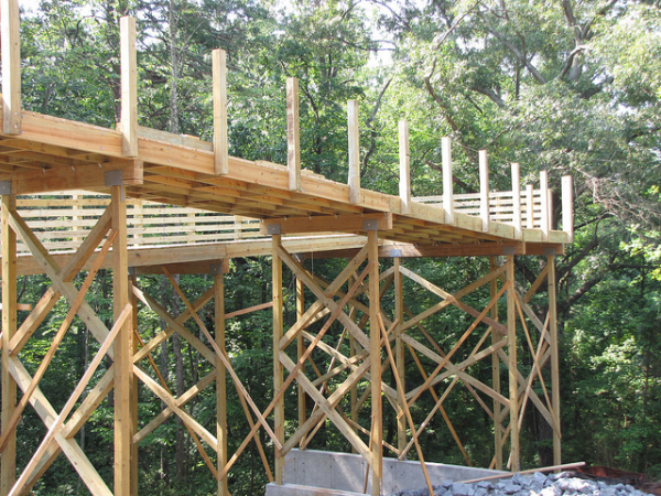 6 Design Differences: Timber Boardwalk vs. Concrete Boardwalk
